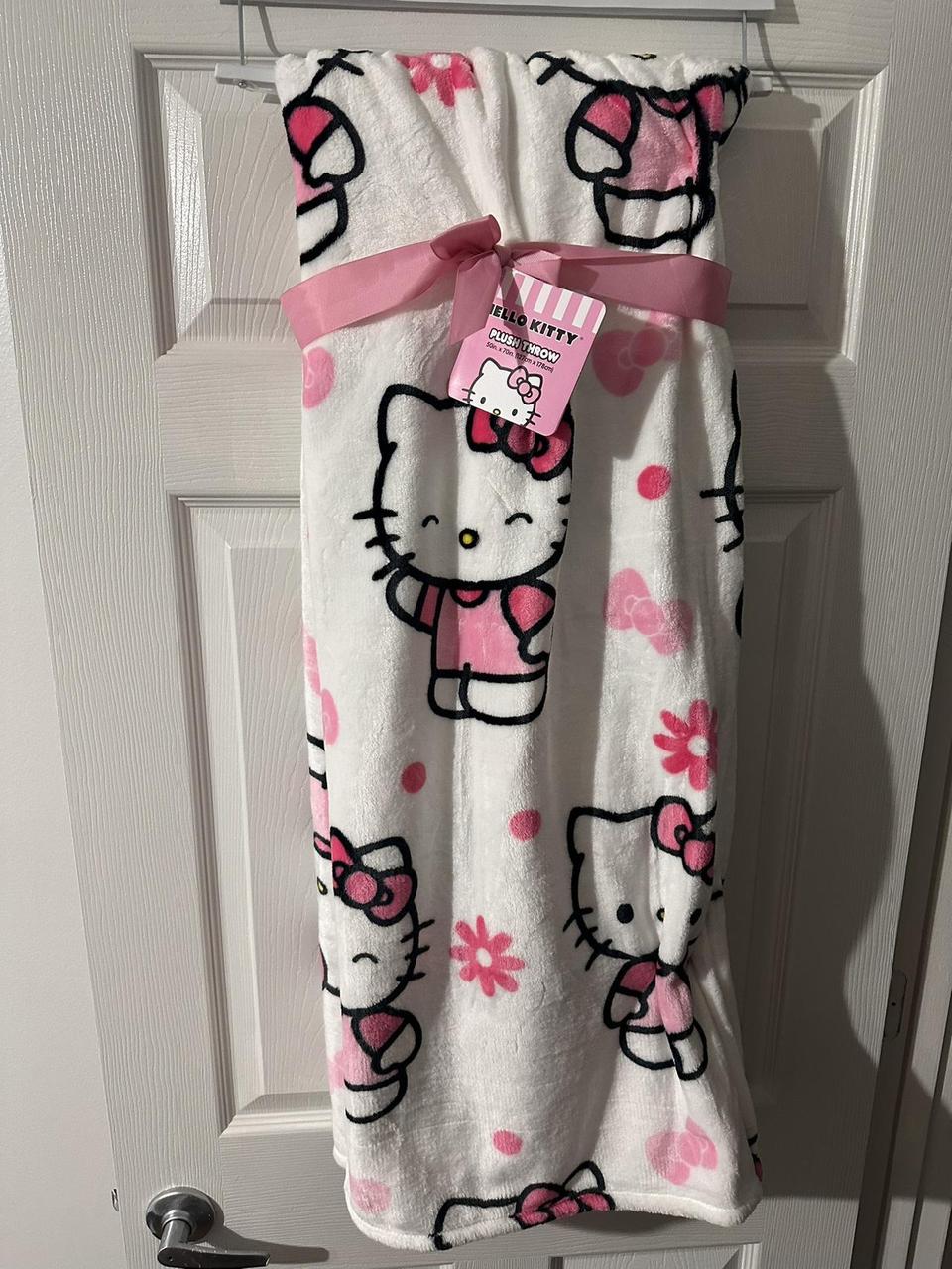 hello kitty blanket - Depop