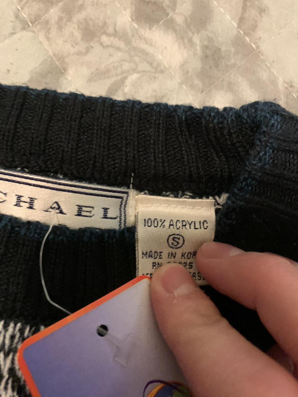 Vintage deadstock men’s sweater! Size small! - Depop