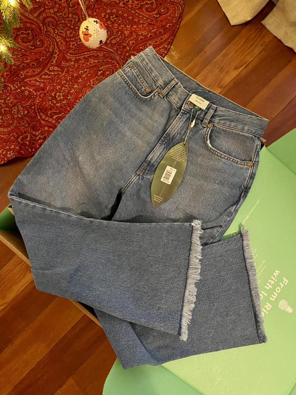 FARM RIO - light wash “carrot” denim jeans... - Depop