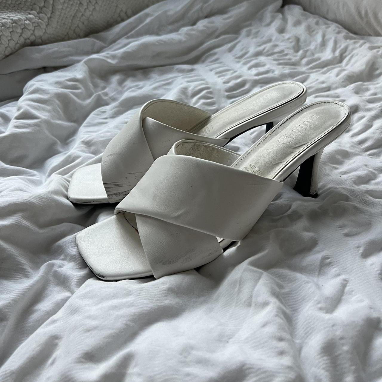 RUBI SHOES WHITE KITTEN HEELS 🤍 SIZE 41 **A few... | Depop