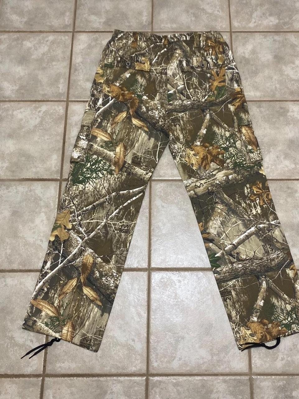 Realtree Camo Hunting pants #Hype #Streetwear... - Depop