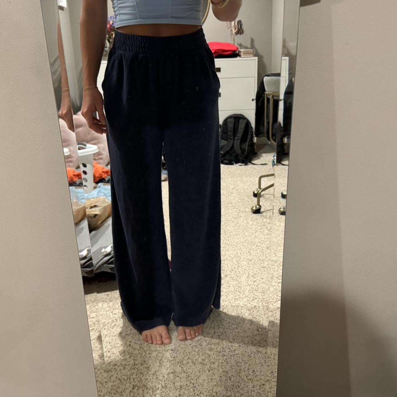 Aerie straight leg sweatpants (I’m 5’3 for reference) | Depop