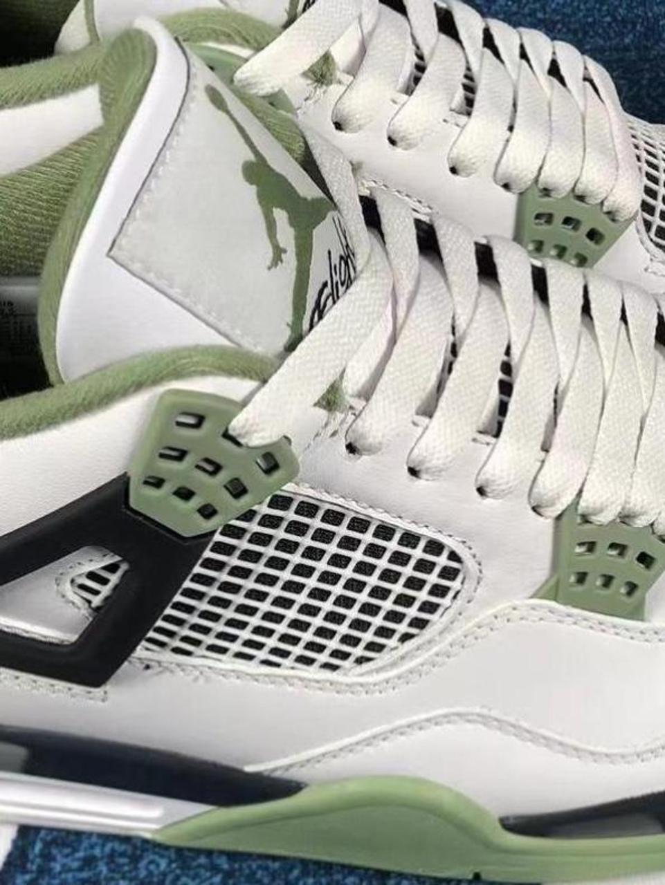 Seafoam Jordan 4s - Depop