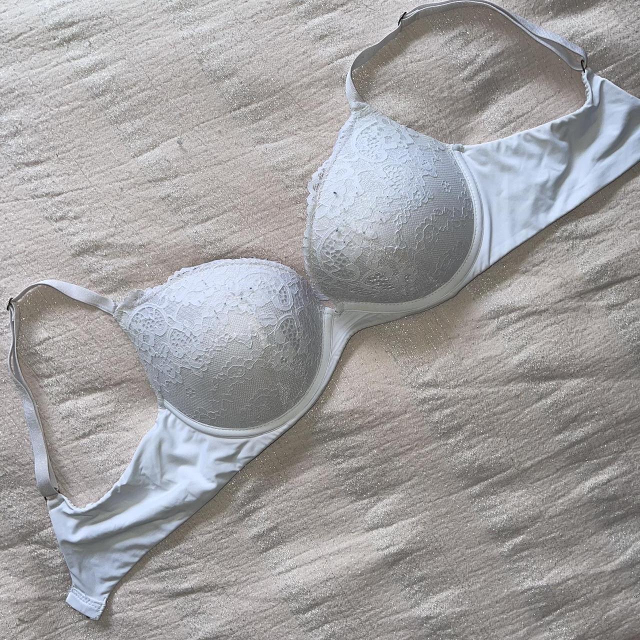 white lace bra - no tag but would fit a 10C/12C -... | Depop