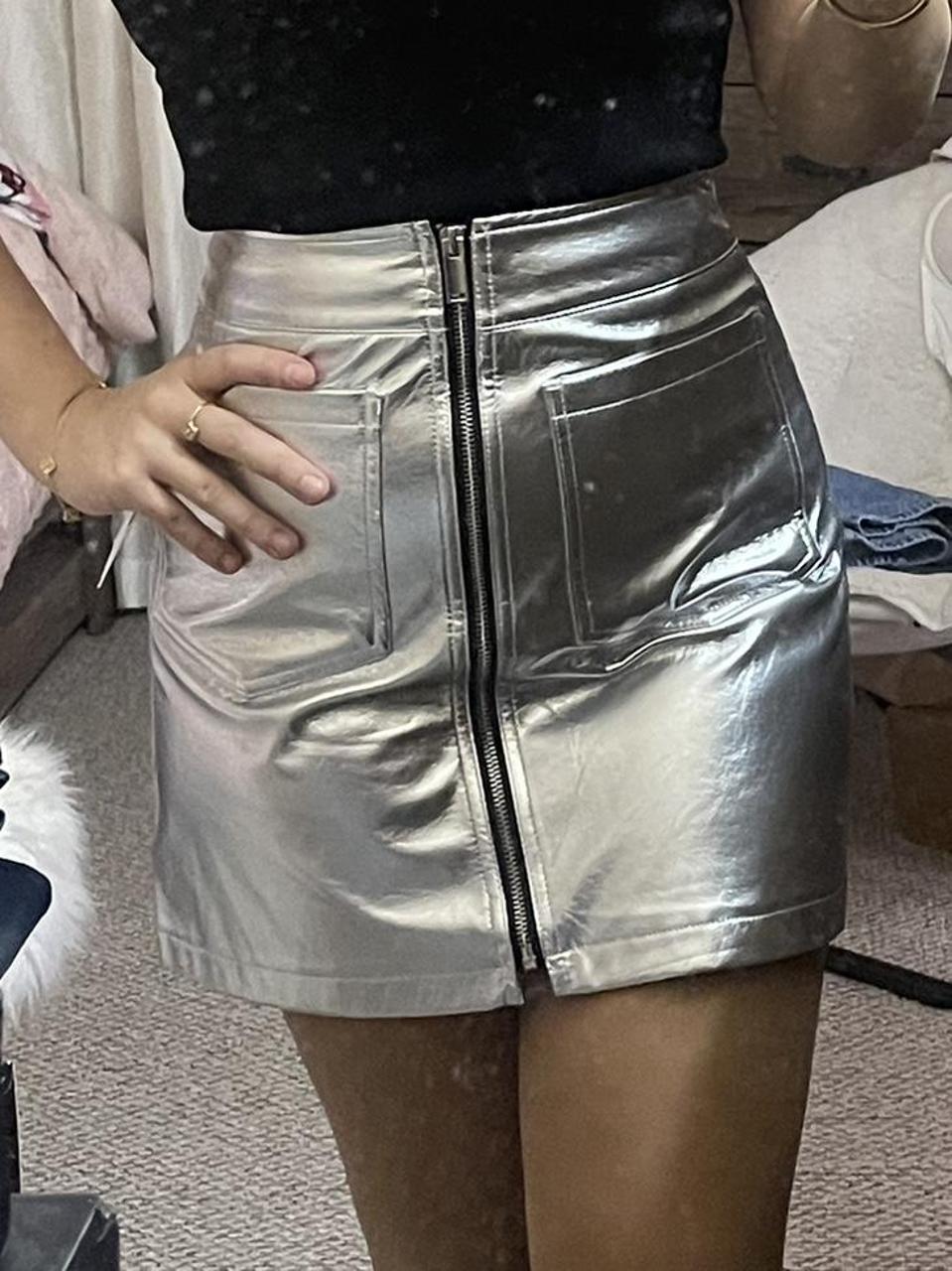 Silver metallic skirt - Depop