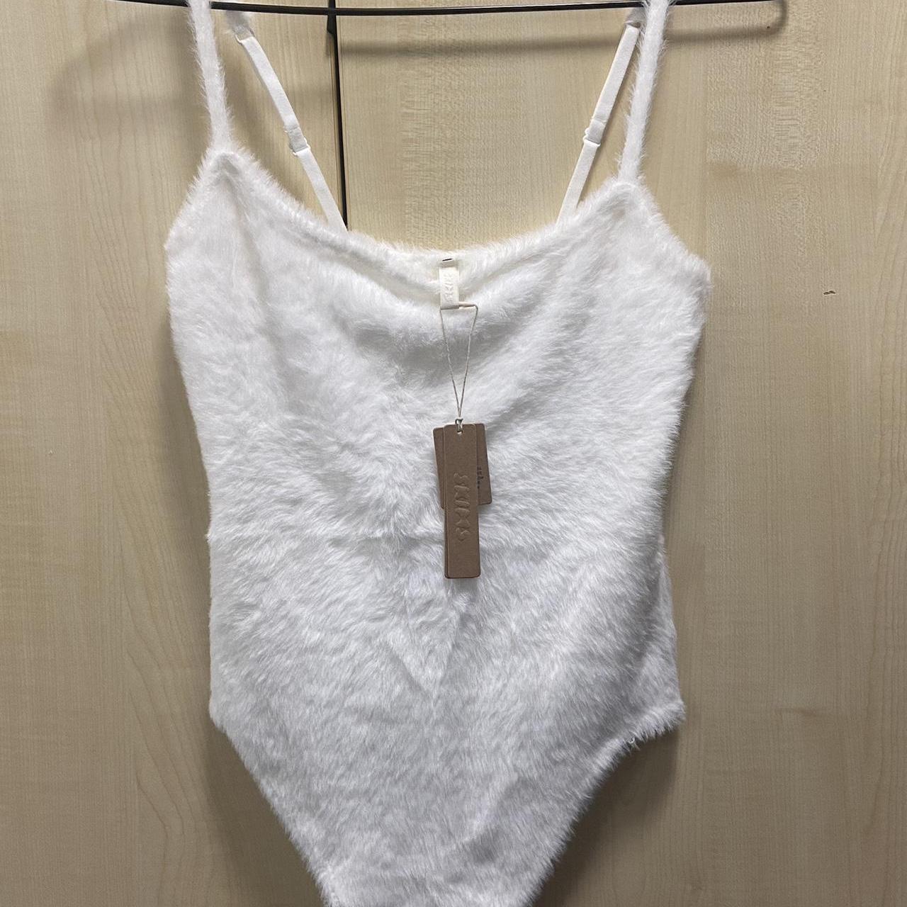 Skims bodysuit new with tag - Depop