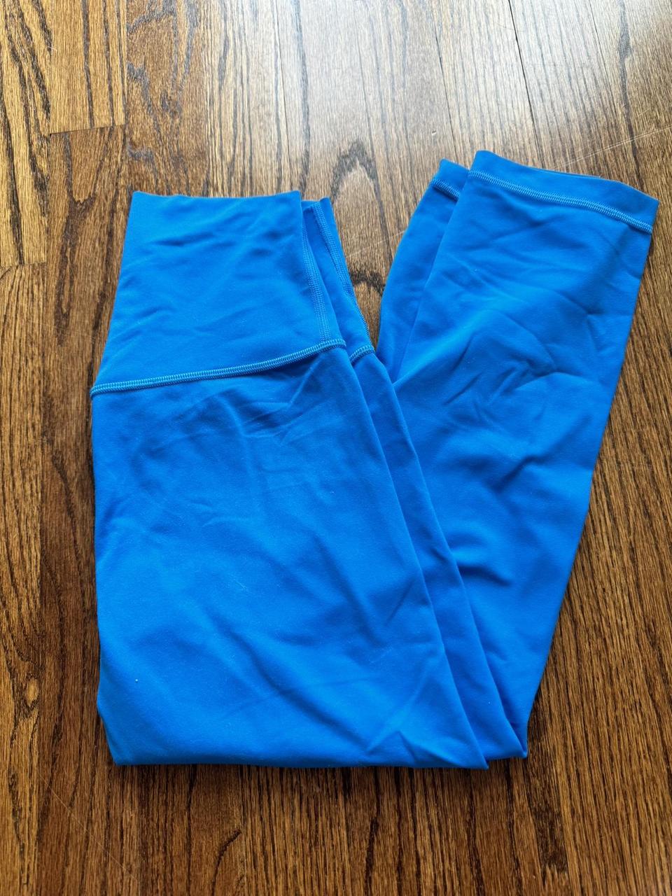 LuluLemon Poolside Leggings 21 Inseam ; Size 4 Worn... - Depop