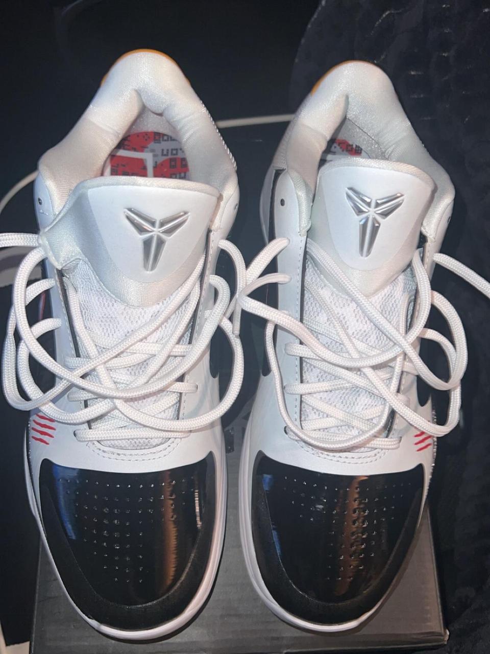 kobe 5 reverse bruce lee size 11 - Depop