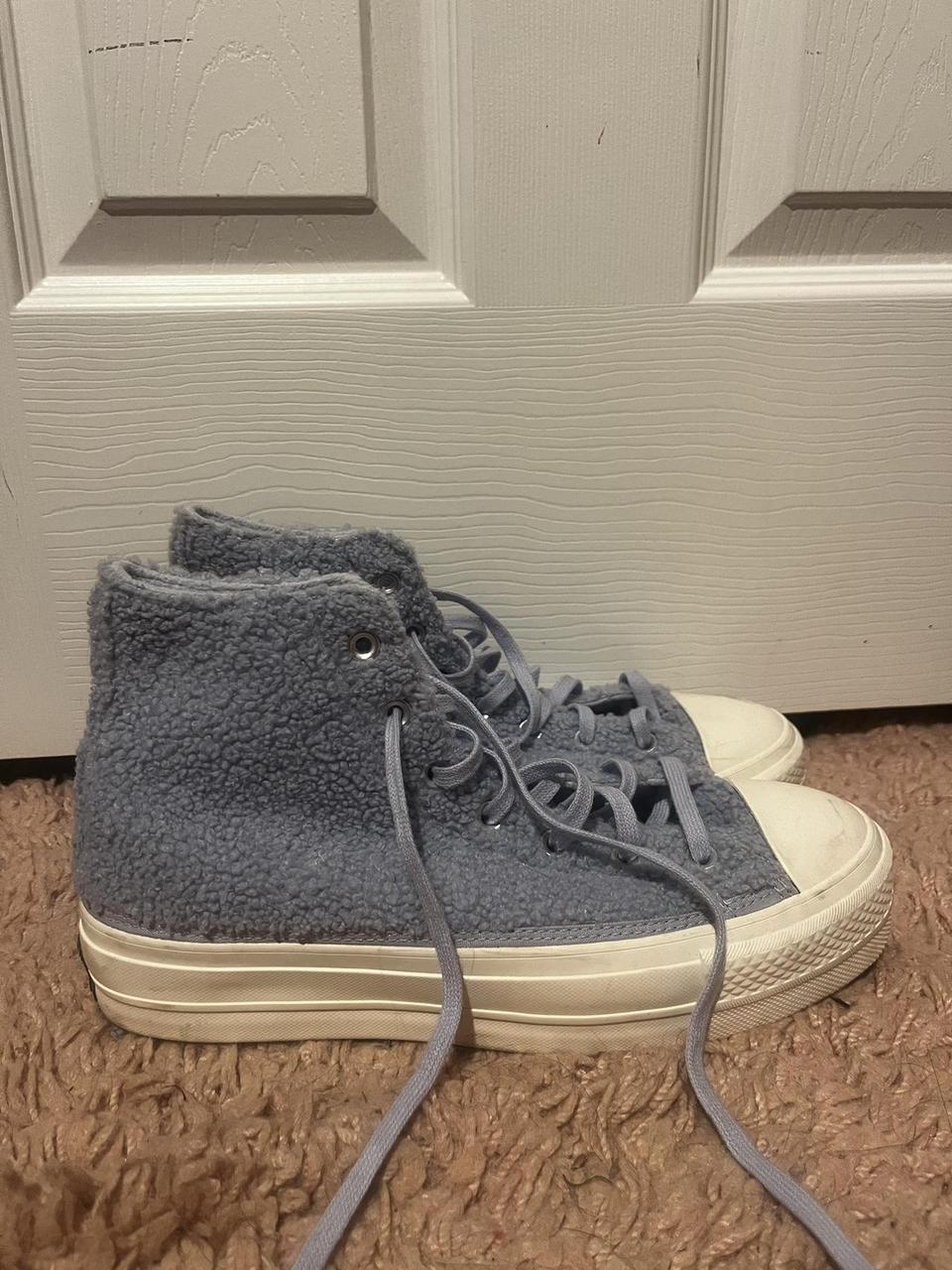 barely worn fuzzy purple high top converse - Depop