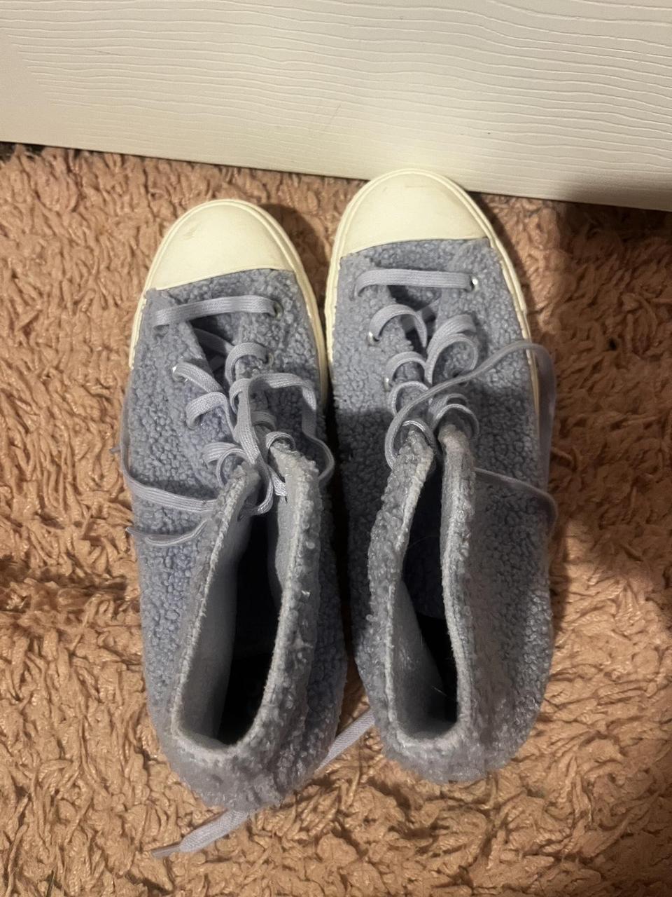 barely worn fuzzy purple high top converse - Depop