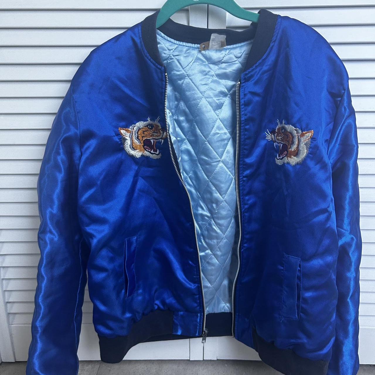 KATY PERRY ROAR OFFICIAL TOUR MERCH #80s... - Depop