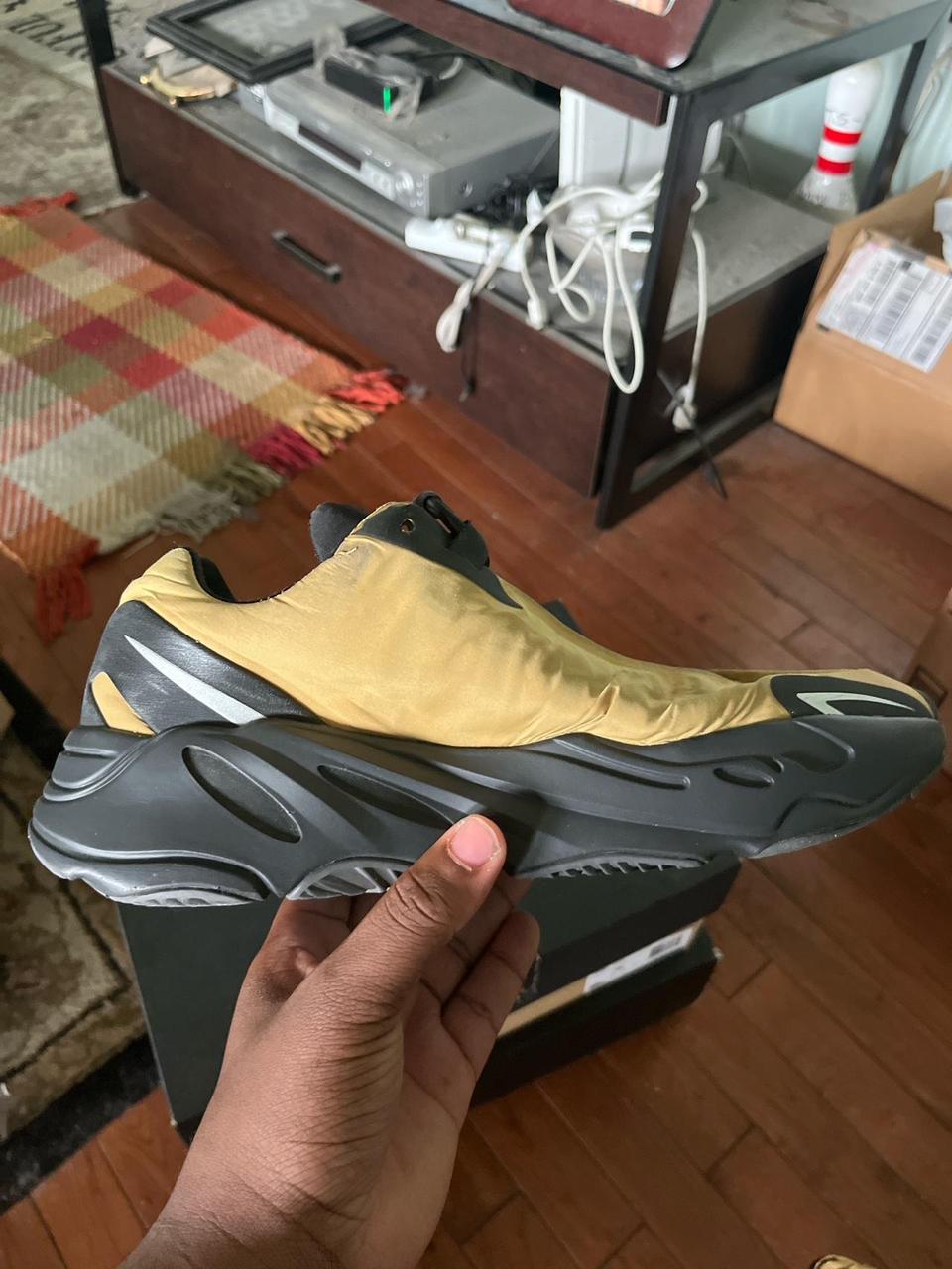 Yezzy 700 - Depop