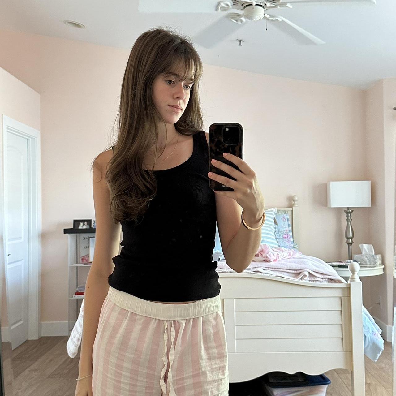 Black ribbed tank top- size small - Depop