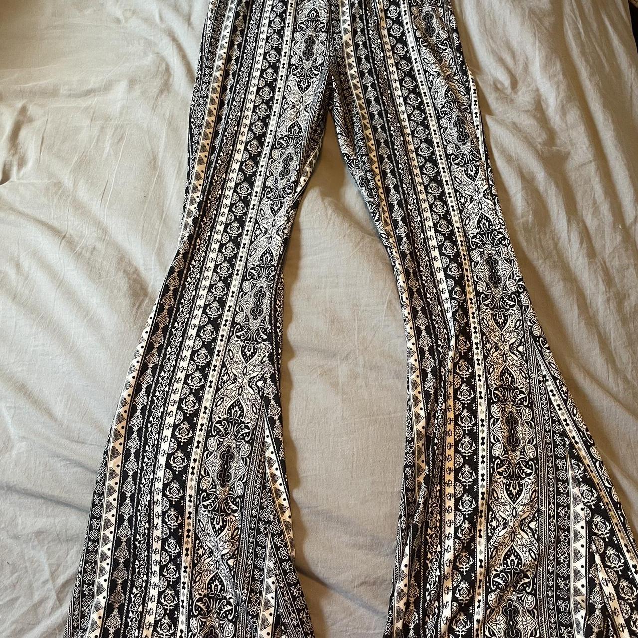 Flare pattern leggings - Depop