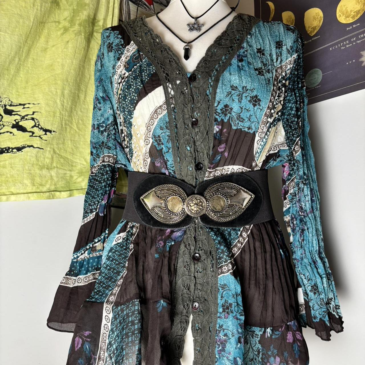 Whimsical fairycore top with a touch of grunge charm... | Depop