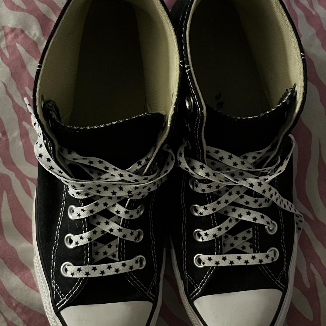 chuck taylor converse with star laces 🐾 ~ im a 8.5... | Depop