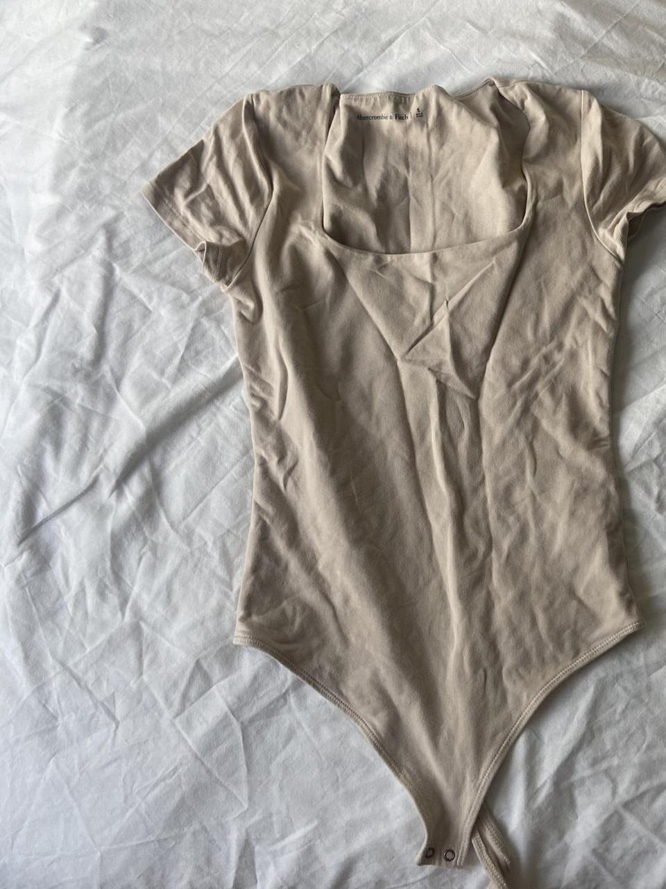 ABERCROMBIE LIGHT BROWN BODYSUIT SQUARE NECK // SIZE... - Depop