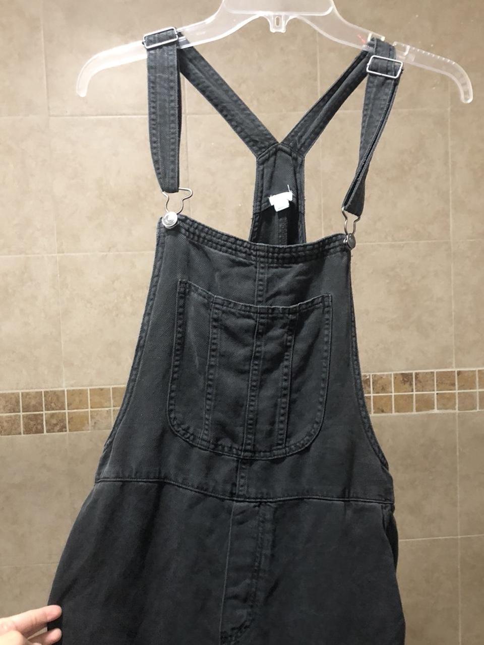 ౨ৎ grey aerie overalls. size M - Depop