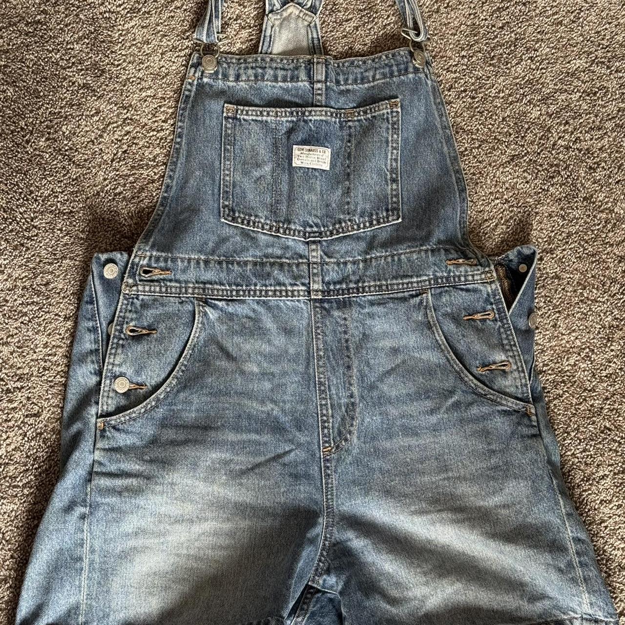 Levi Short Overalls Size M | Depop