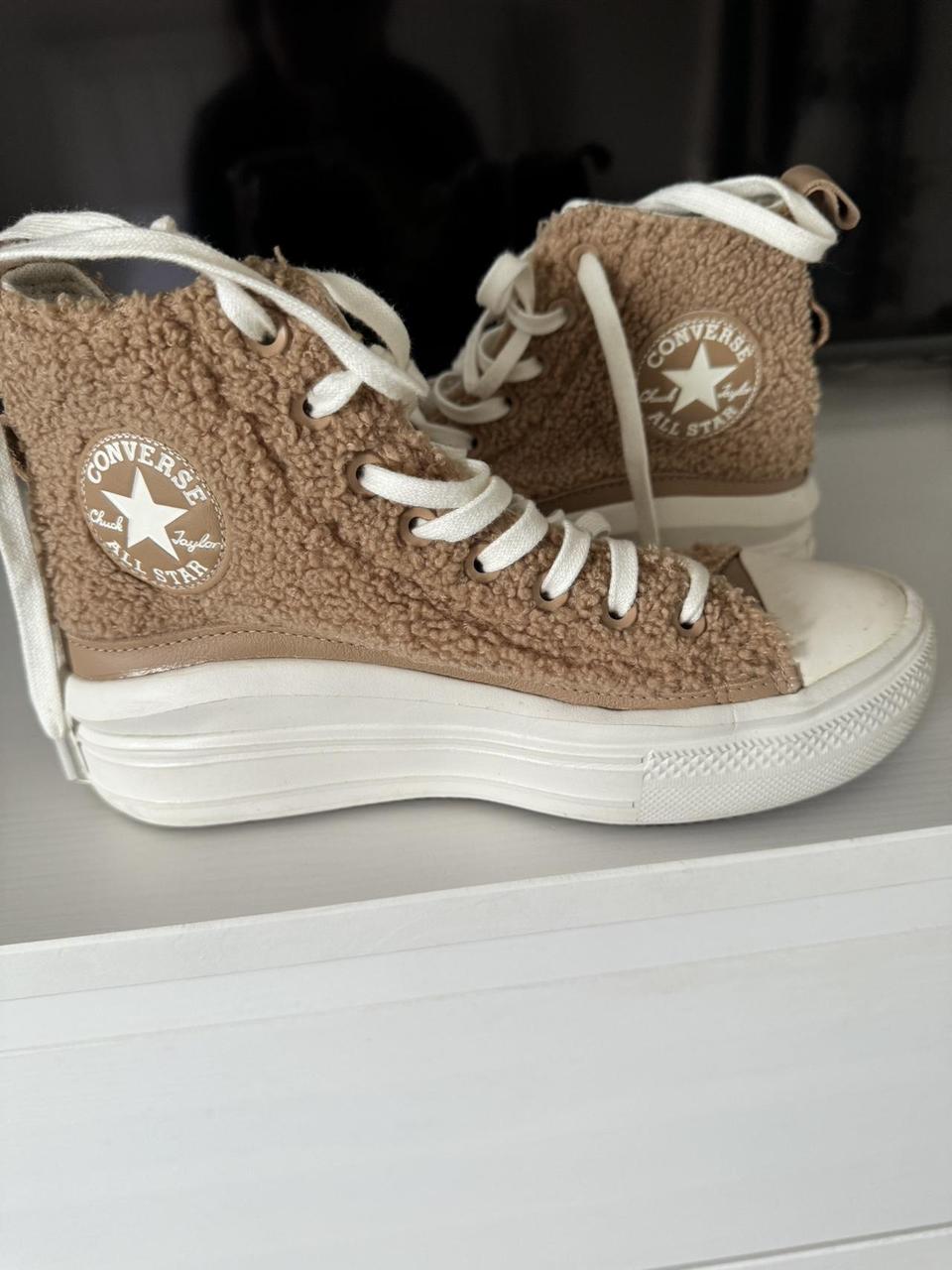 Teddy bear converse Size 5 Excellent condition... - Depop